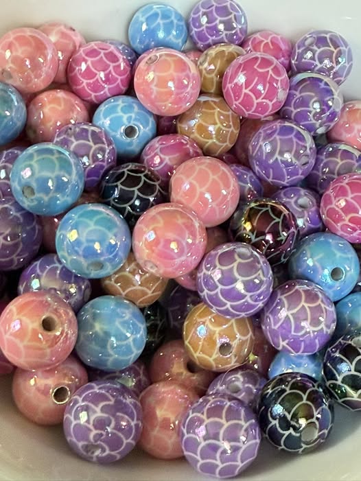 16mm mermaid scale uv coated beads – Fluffy Stuff VT